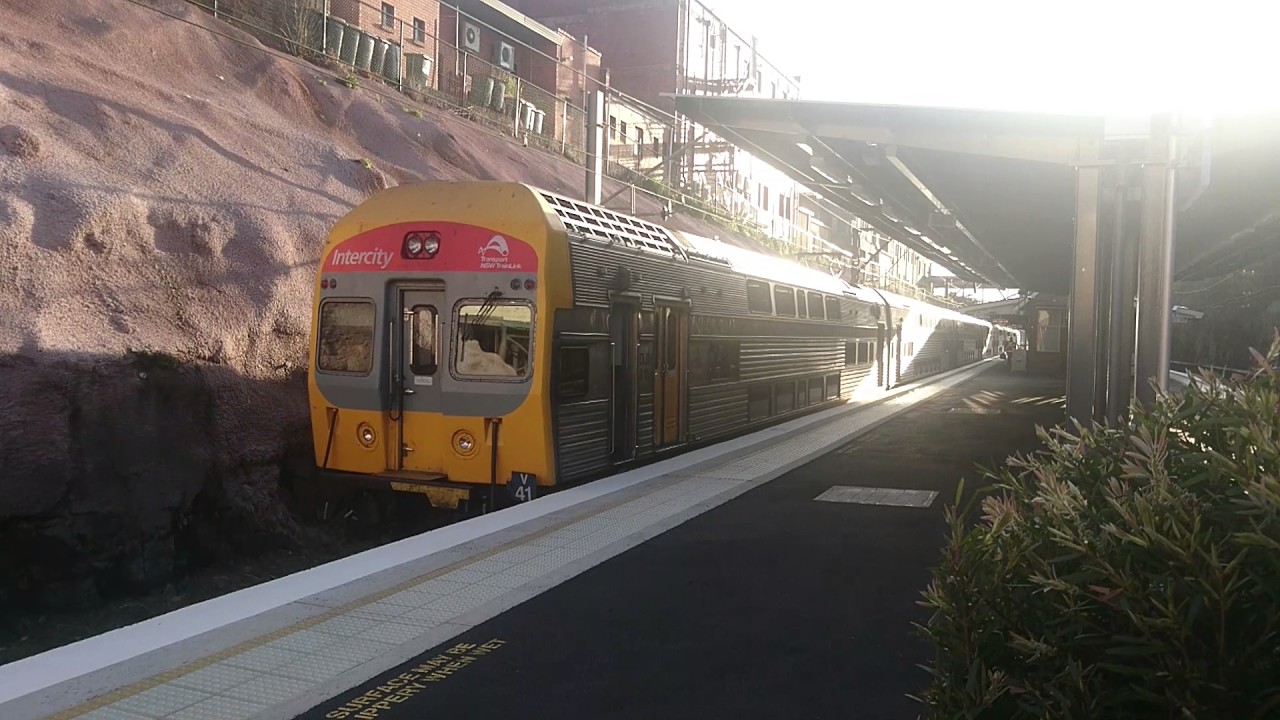 NSW Trainlink - V Set and XPT - Lithgow HD - YouTube