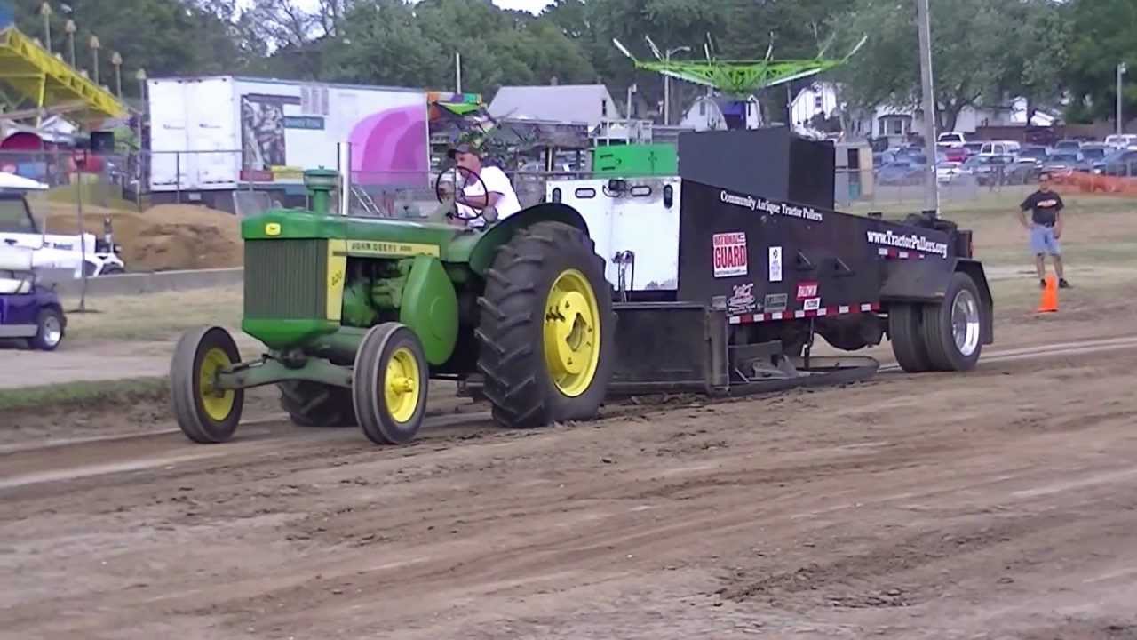 John Deere 820 diesel tractor pull - YouTube