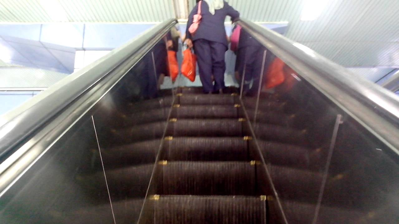 First Ever, LINE (LINES) Escalator (2006) at Stasiun Juanda - YouTube