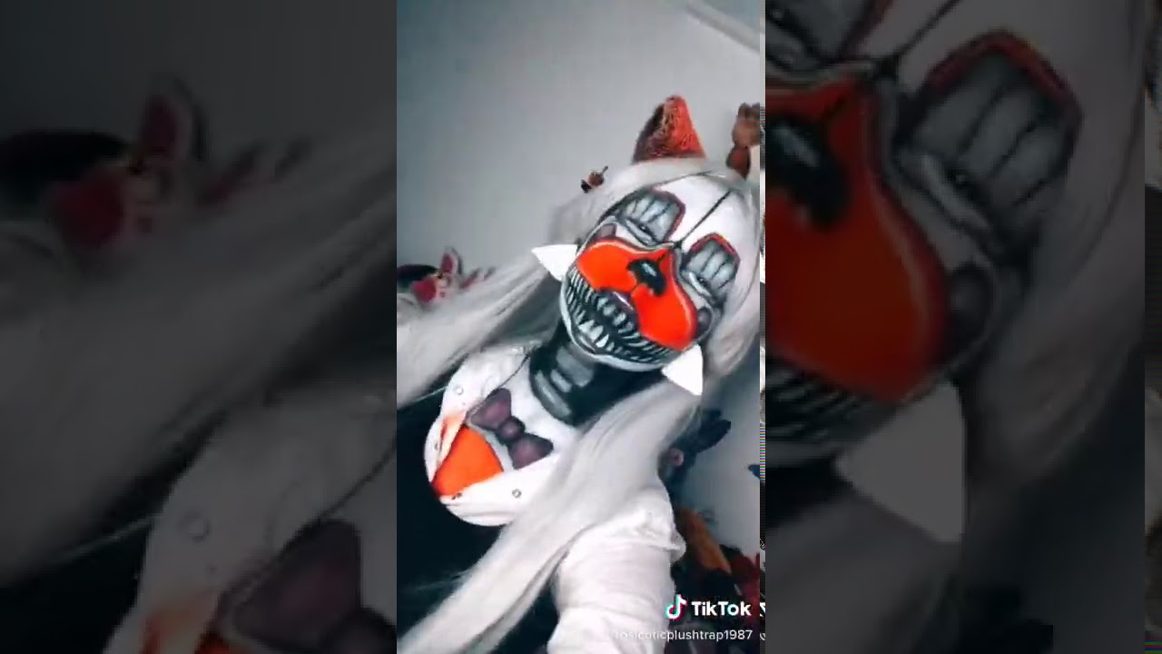 Fivenightsatfreddys sister location lolbit cosplay - YouTube