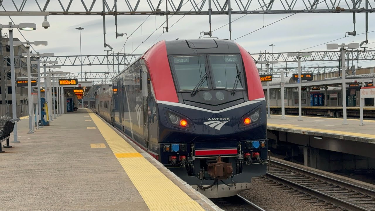 New Haven Line: Evening Action At New Haven With Hornshows - YouTube