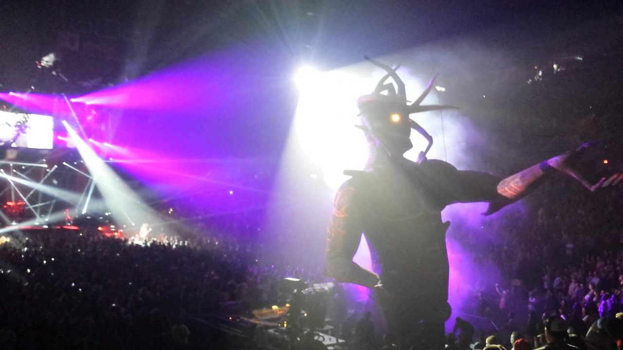 Devil, Devil (Live) - Eric Church - YouTube