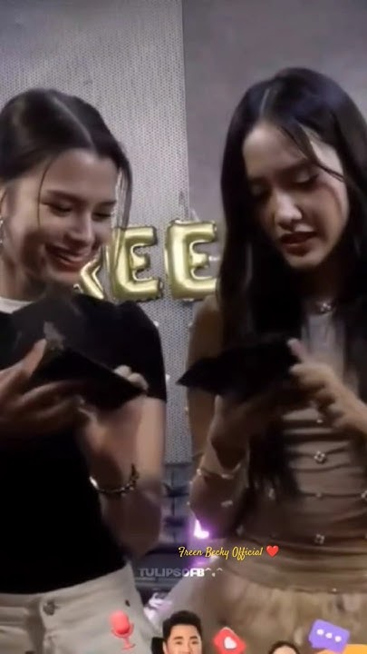 Why Saro 🙈 Why Have You Chosen That Photo 😂/Freen Becky Together #freenbeck #freensarocha #becky ...