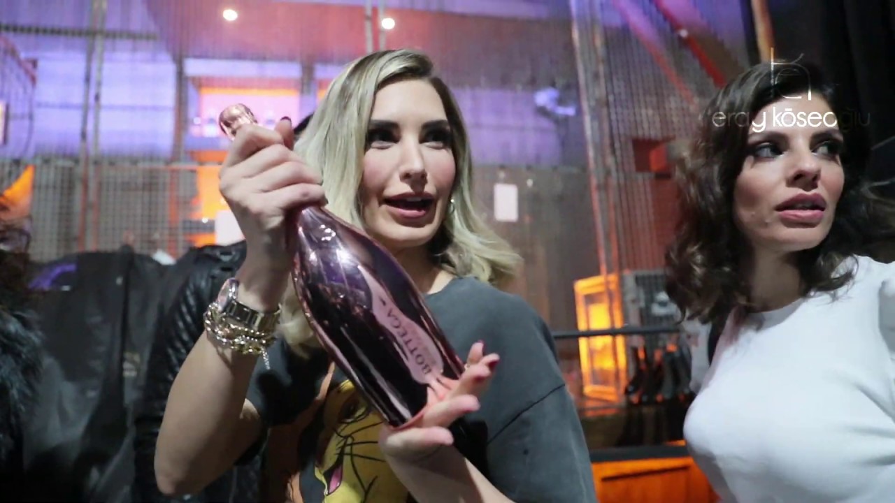 Cat Walk (Defile) eray köseoğlu 2020 backstage - YouTube