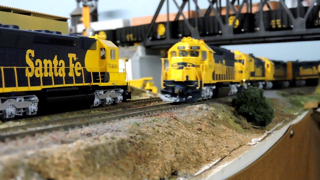 Santa Fe Stack Trains Ho Scale - YouTube