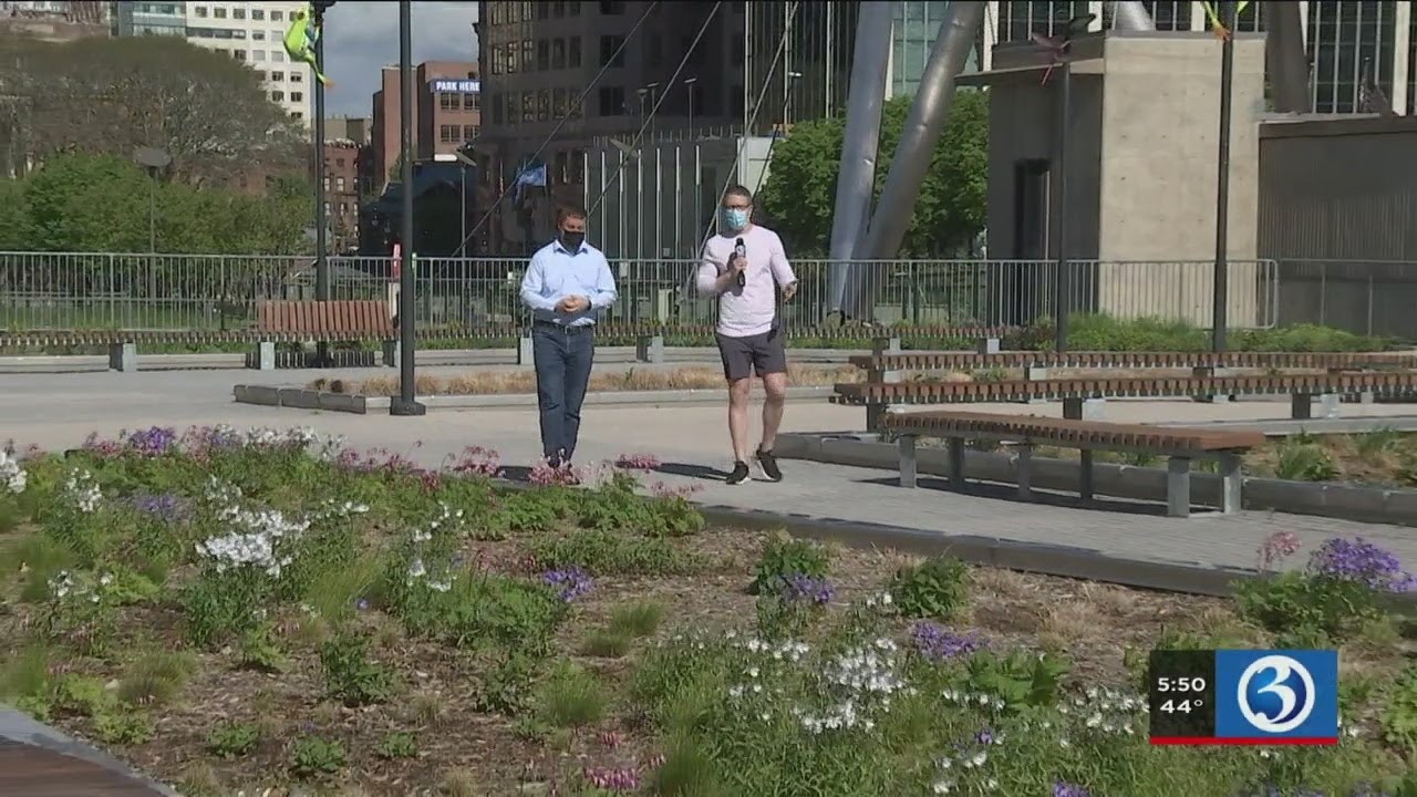 WEEKENDS AT THE SCIENCE CENTER: Exploring the outdoor garden - YouTube