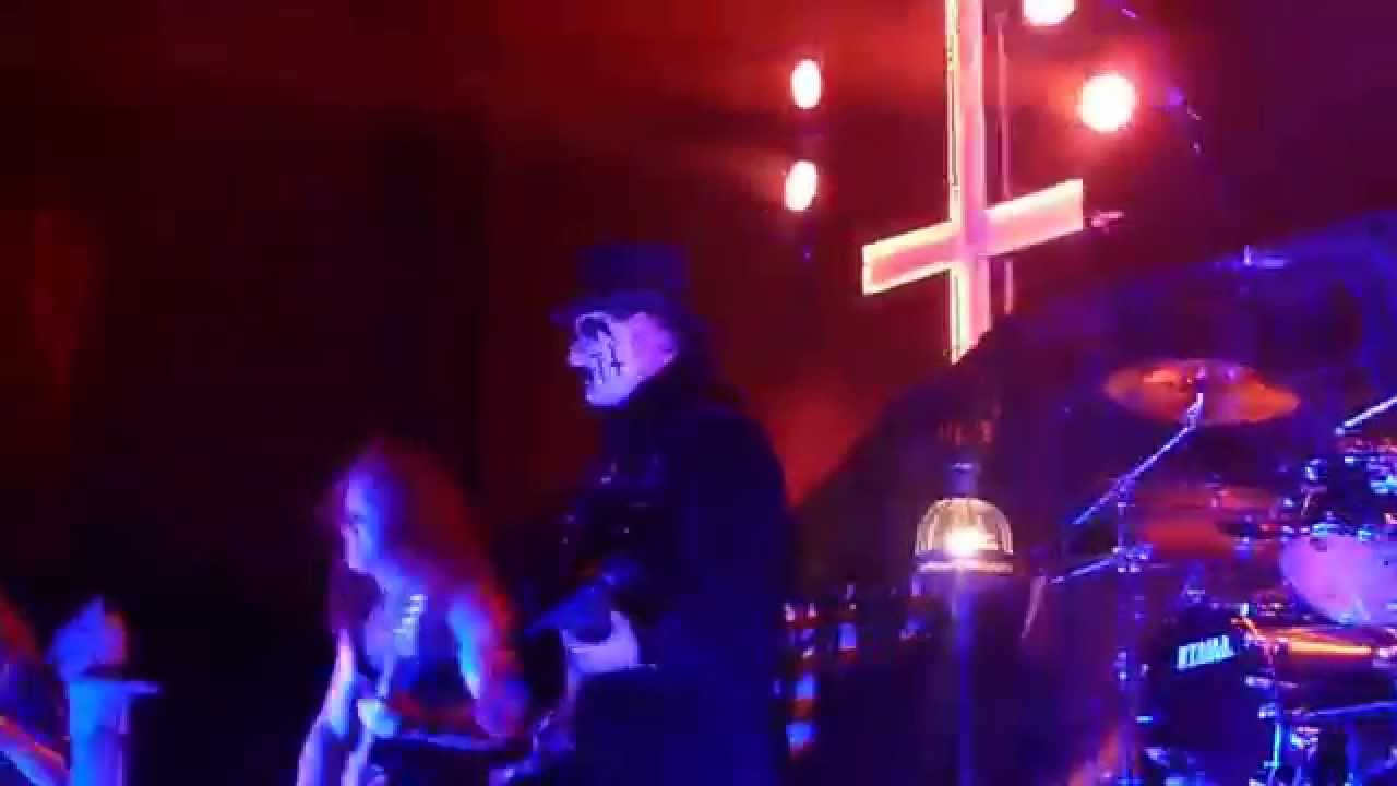 King Diamond Live in Houston 11 06 14 Halloween - YouTube