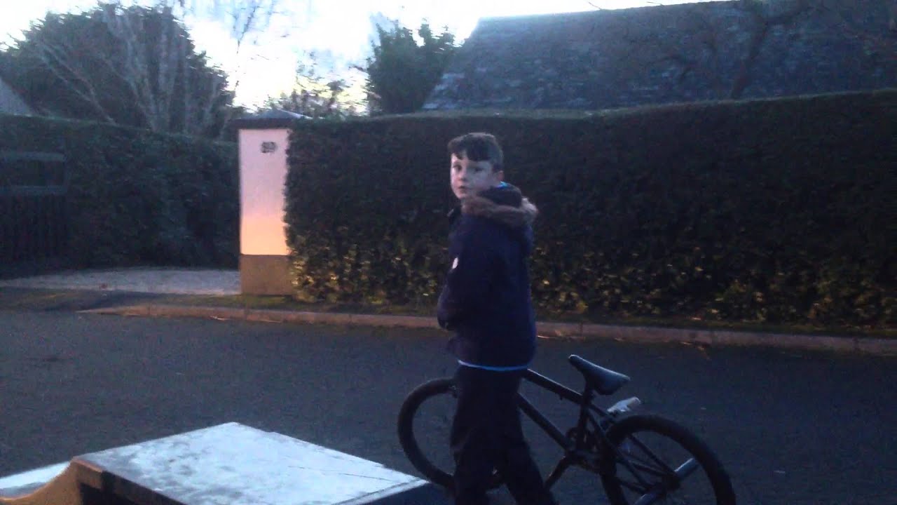 How to feble on a BMX - YouTube