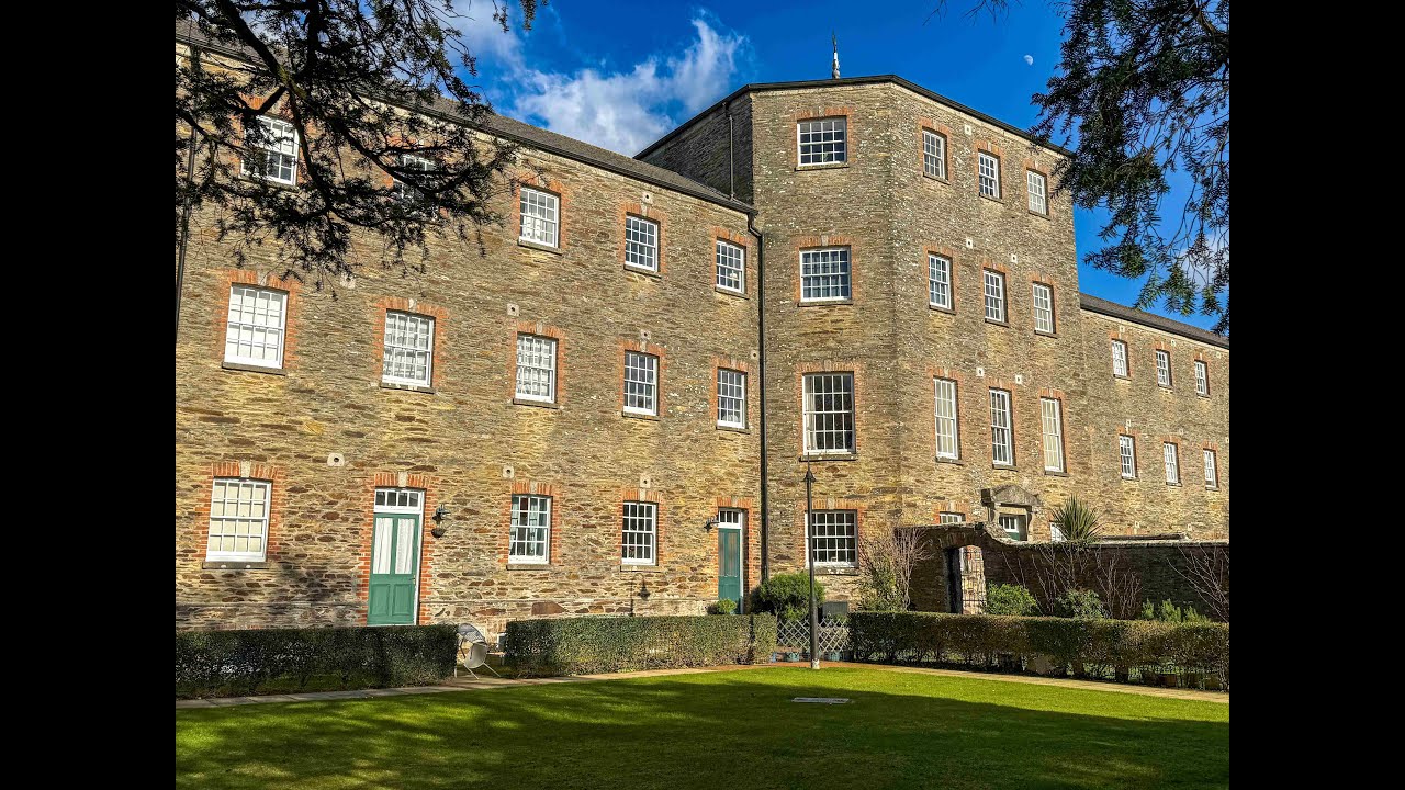 Video Tour - 32 Yew Tree Court, Truro - YouTube
