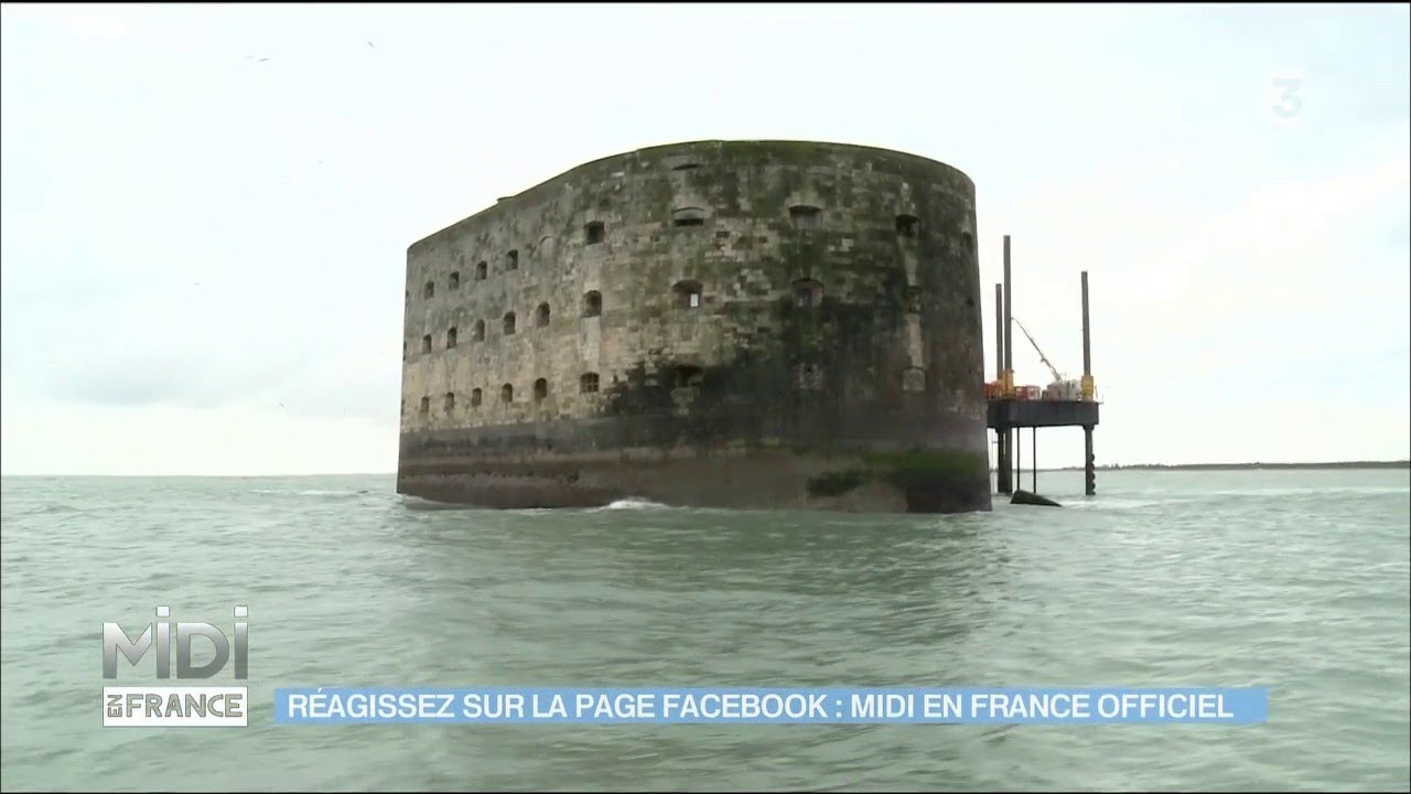 Le Fort-Boyard, l'énigmatique fortification - YouTube