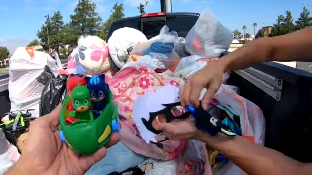 DUMPSTER DIVING- WE GOT ALL OF IT! - YouTube