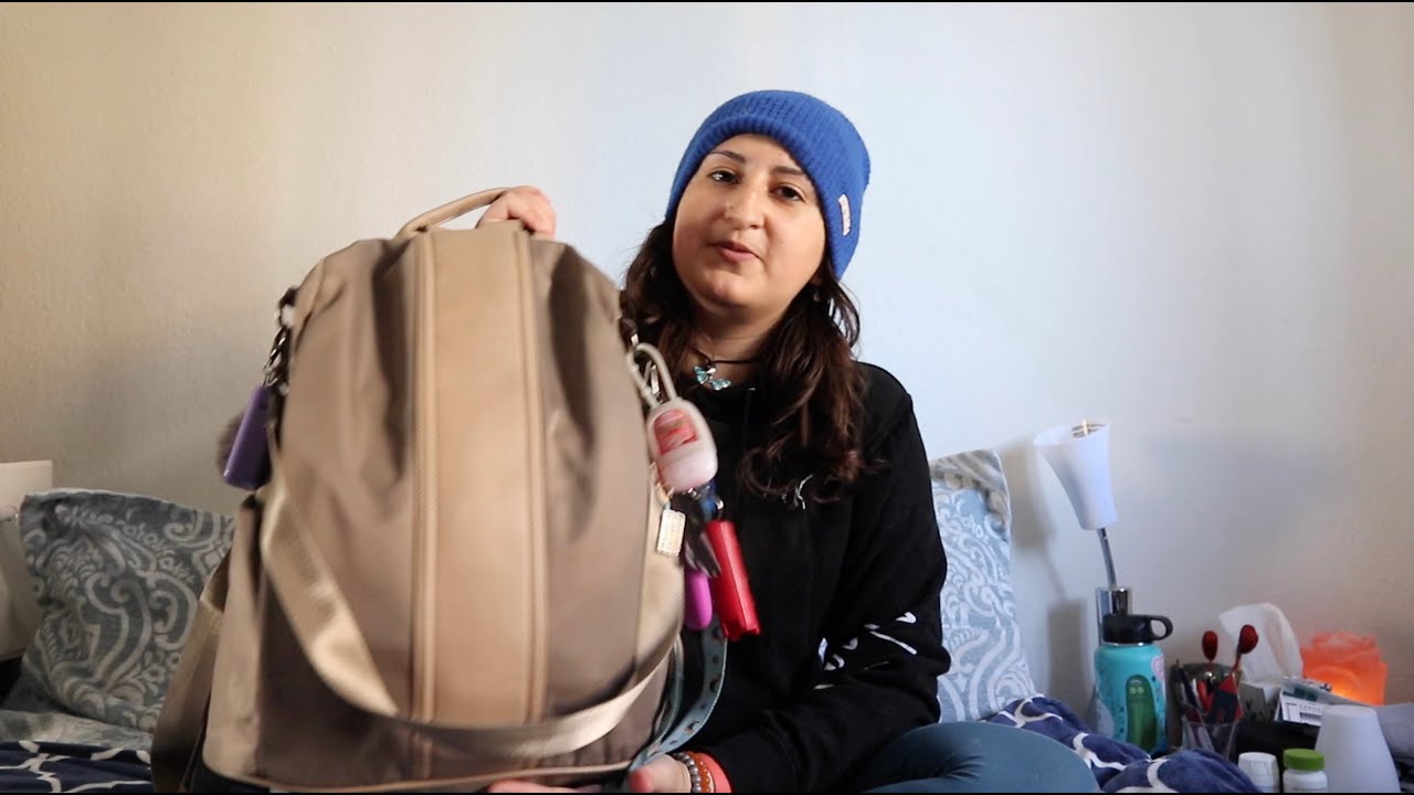 What's in My Purse (Singer-Songwriter Edition) (Winter 2020) - YouTube