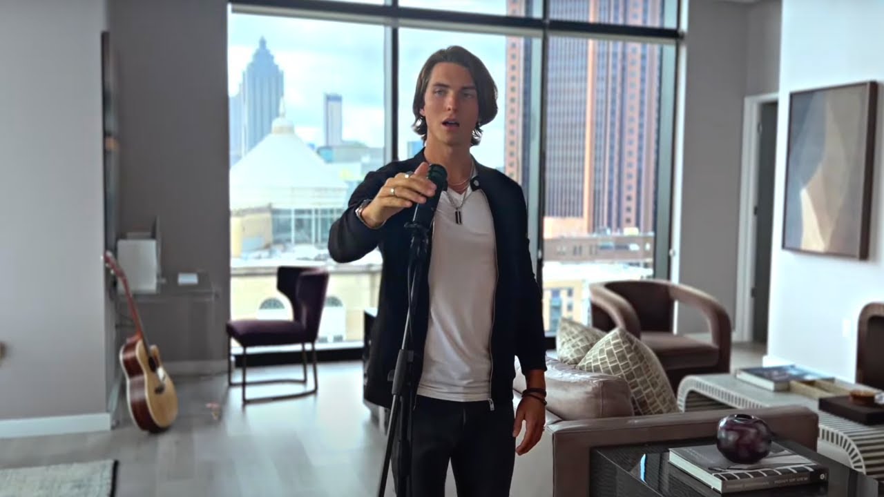 Improve Your Pitch Accuracy in 1 Minute | Vocal Workout | Justin Burke ...