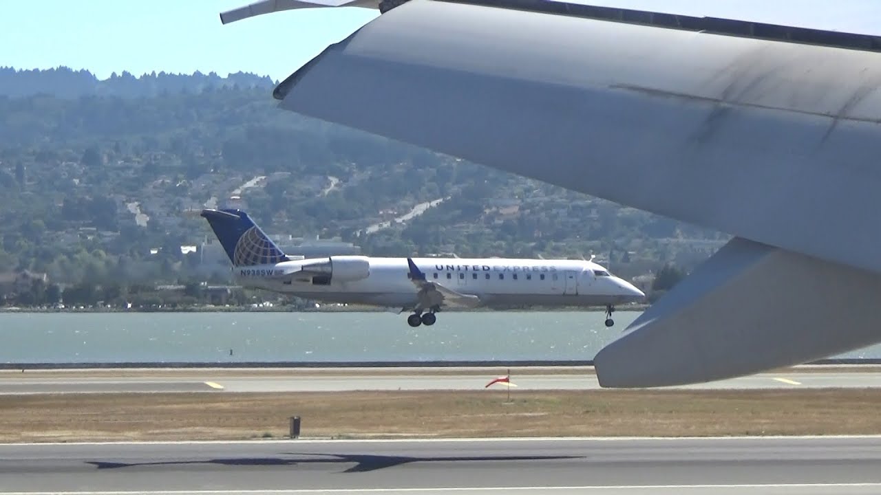 United Airlines B777-200 Parallel (HARD) Landing in San Francisco (SFO ...
