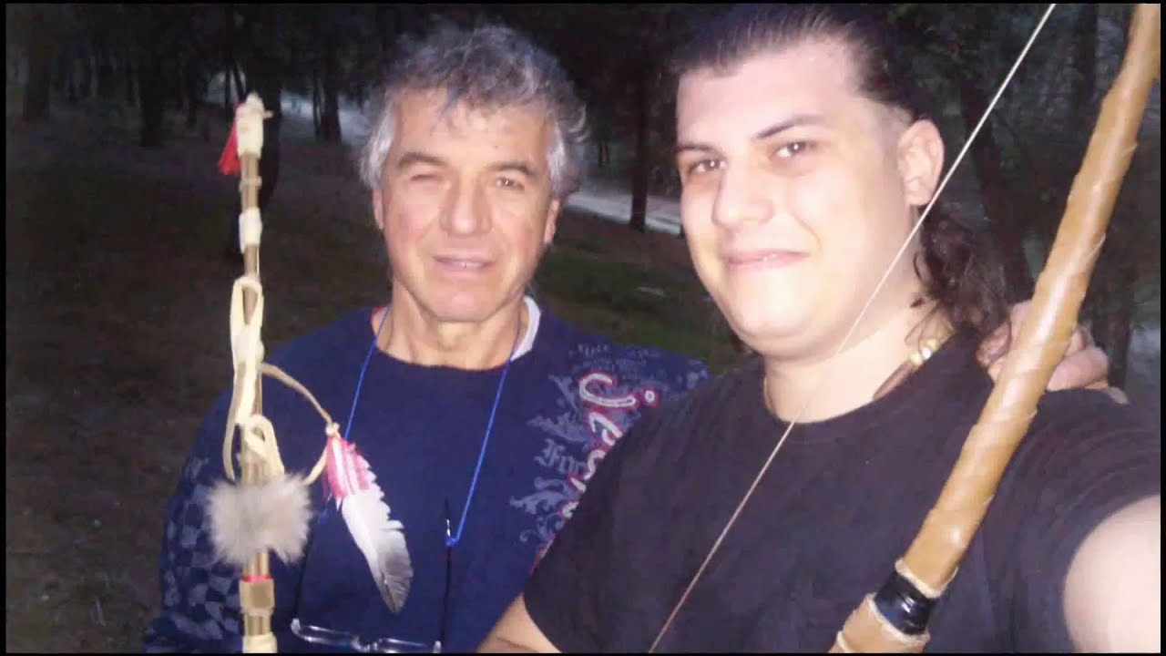 Using a bow as a melee weapon (Forgotten Native American skills) - YouTube