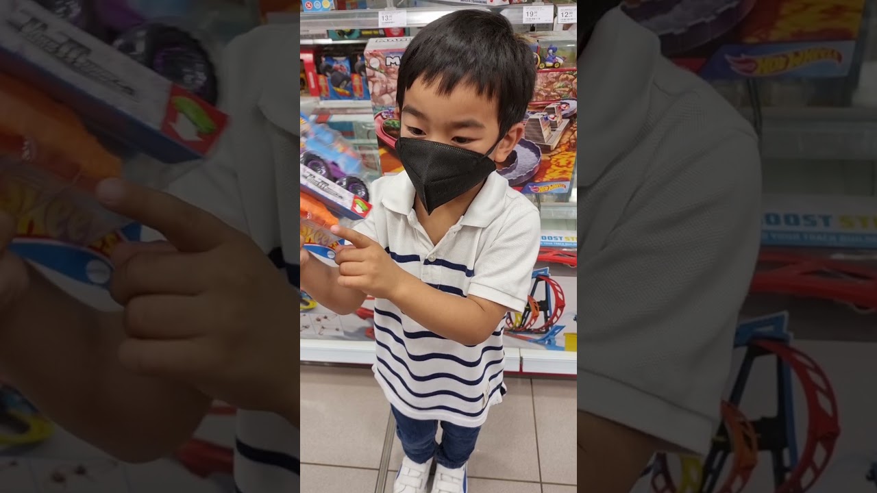 No Money, his cute reaction - YouTube
