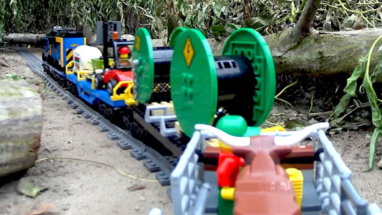 Lego Super long Garden Railway 60052 Freight Train at BrickWorld - YouTube