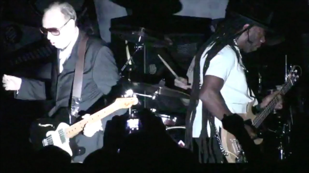 Big Audio Dynamite @ Shepherds Bush Empire 2011 reunion tour-Intro and ...