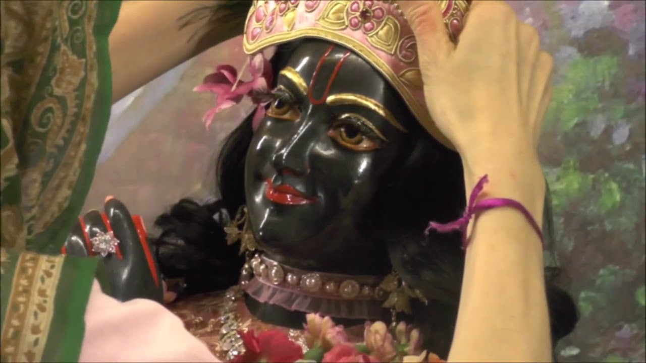 Evening sringara of Syamasundara - YouTube