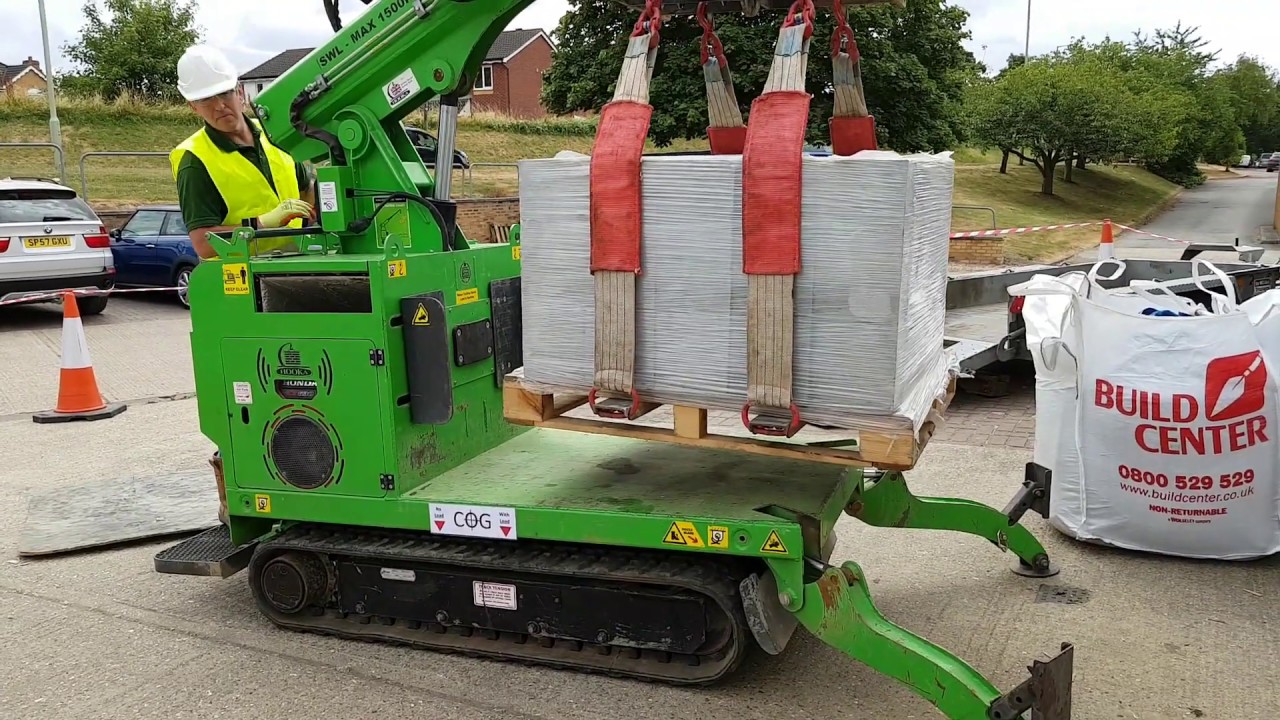 The Hooka Pick and Carry Crawler Handler Safely Lift Heavy Pallet of ...