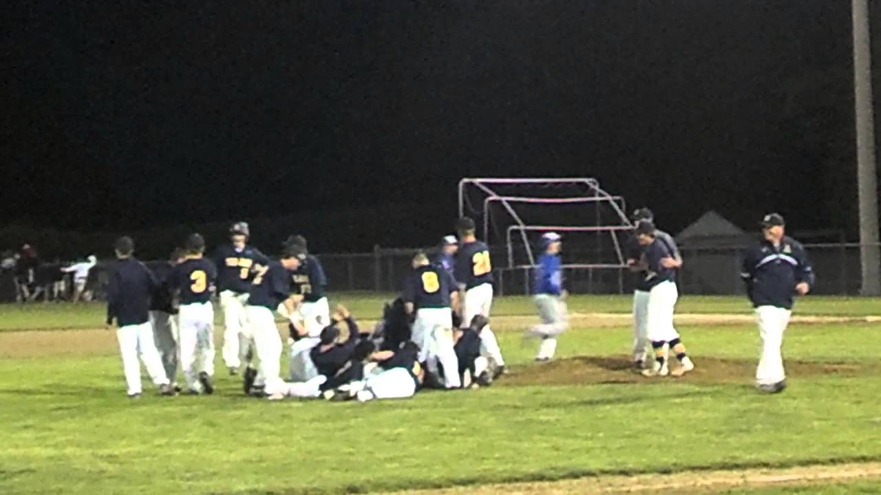 Simsbury baseball walk off vs Rocky Hill 2015 - YouTube