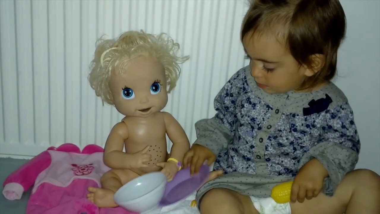 Little Girl Feeding Baby DOLL Alive - Toys for kids - YouTube