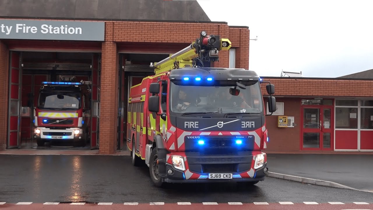 Salford Emergency One Scorpion + Water Ladder Turnout - Greater ...