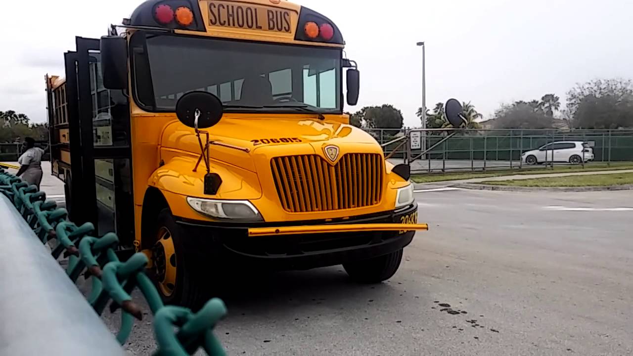 2006 ic ce handicap high idle b - YouTube