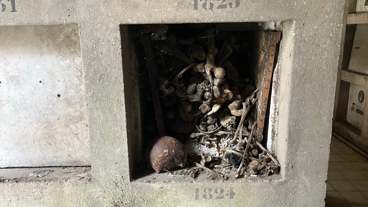 Chacarita ||THE WORST CEMETERY IVE SEEN - YouTube