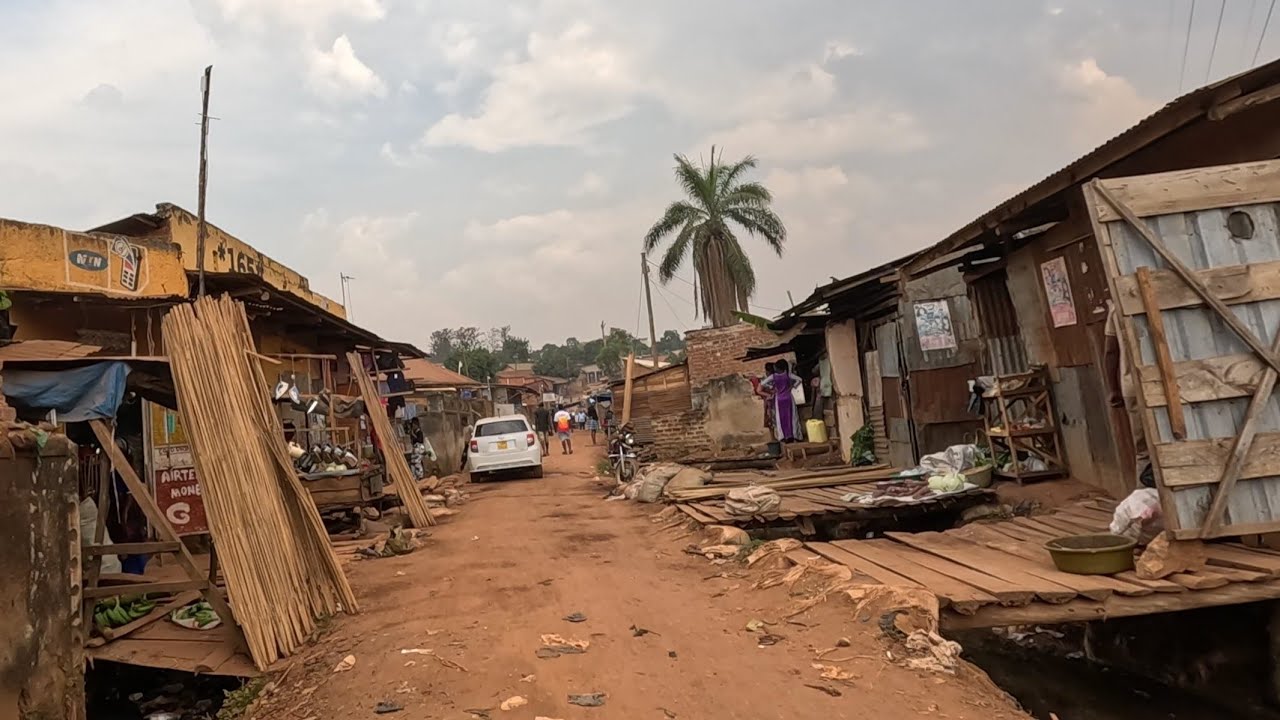 LIFE INSIDE A HUMBLE LOCAL COMMUNITY IN AFRICA 🌍 - YouTube