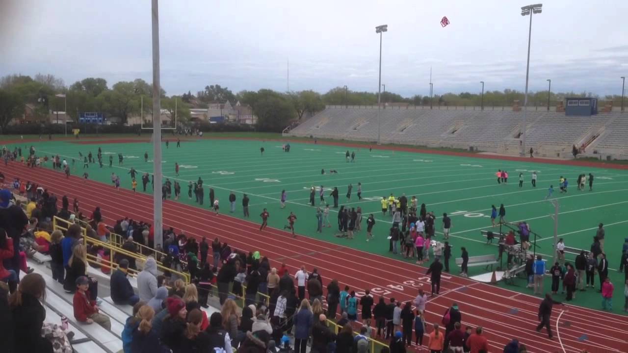 800, 1st Spring Track Meet of 2014 - YouTube