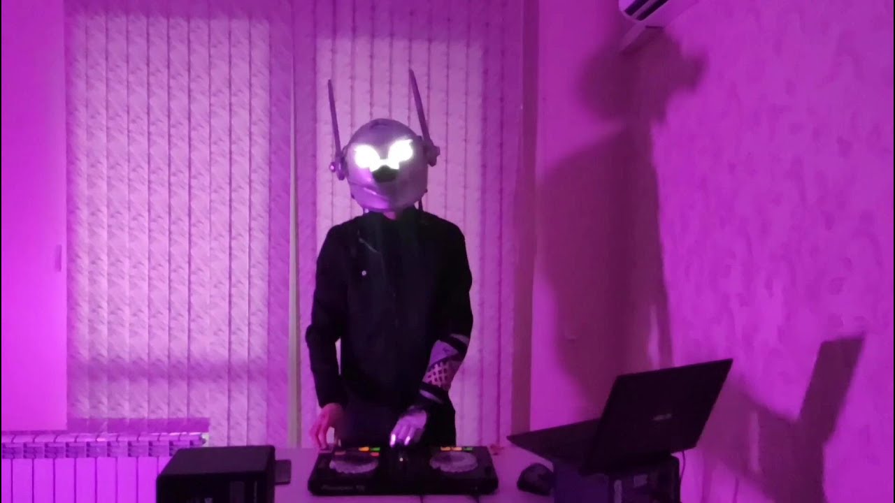 Testpilot (FÖXMVN) - Home DJ Set cut (20/06/2022) - YouTube