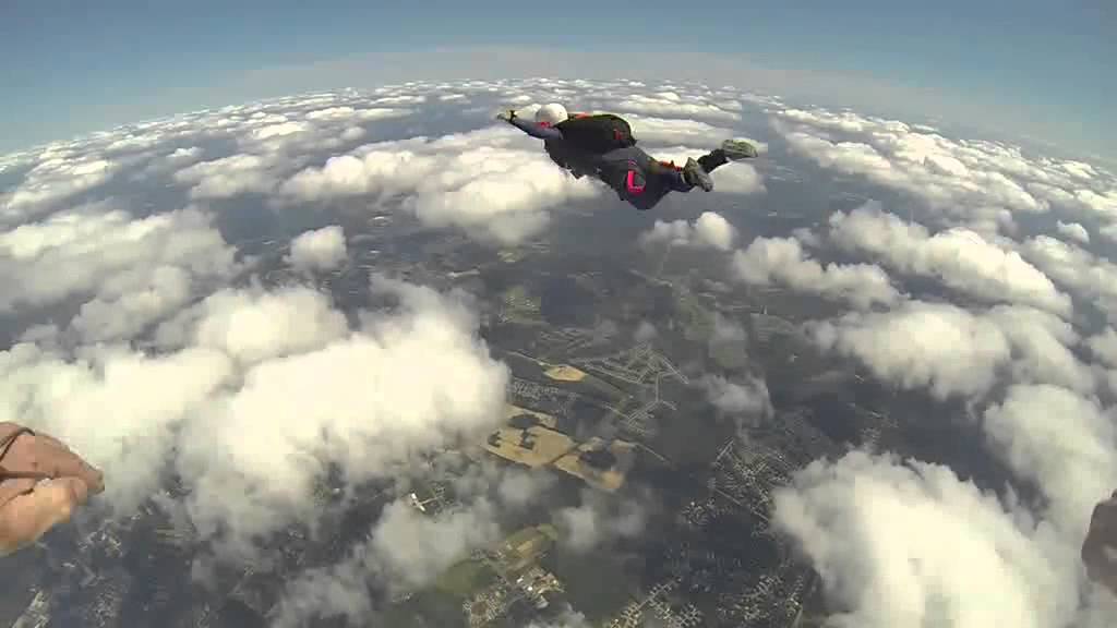 Rennay Blizzard D2 AFP Skydiving w/music - YouTube