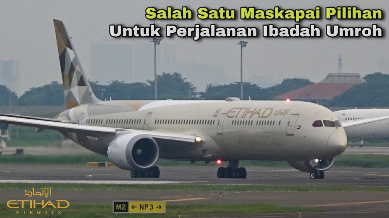 Terbang Sore. Pesawat Etihad Airways Boeing 787-10 Dreamliner Take Off ...