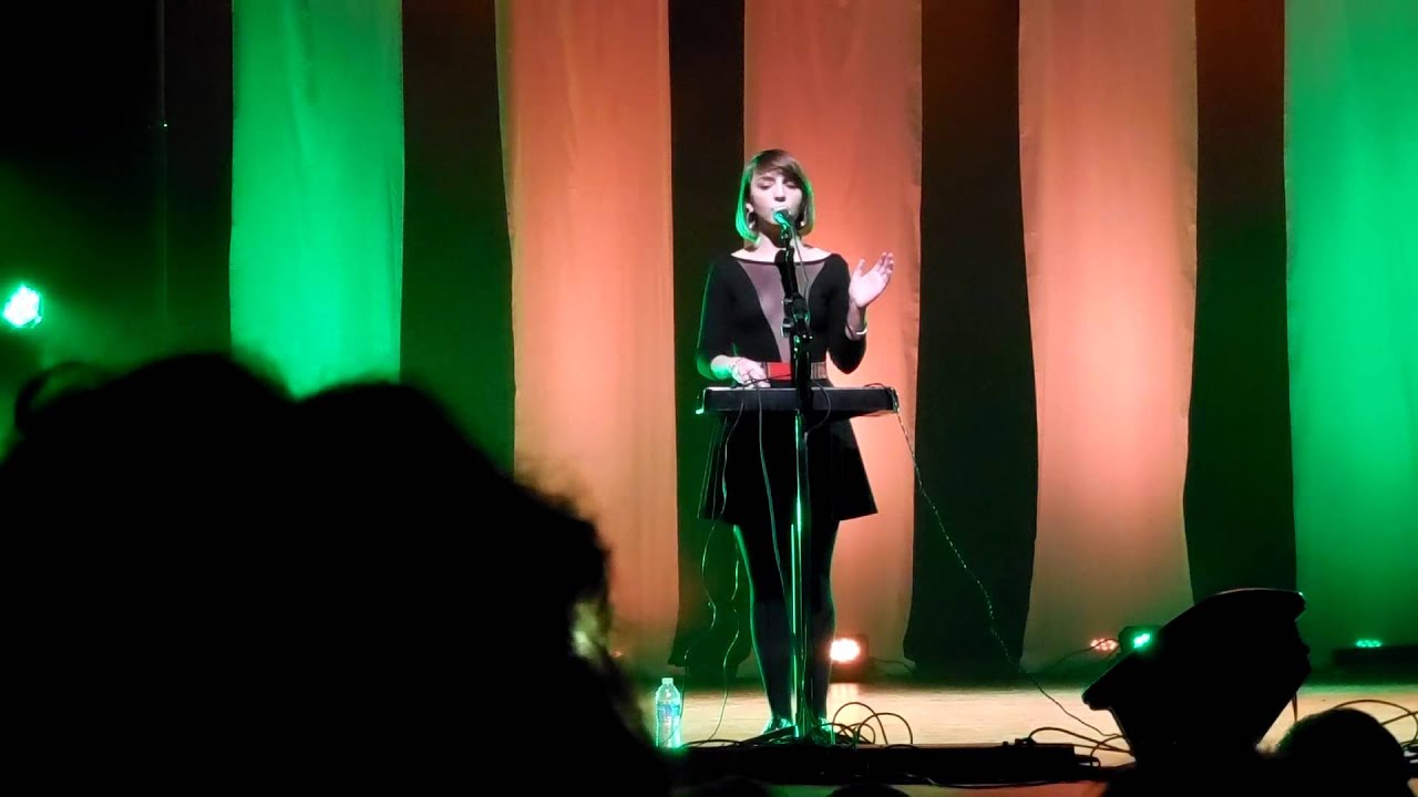 Julia Easterlin, "Break My Bones" (live), 3/2/13 - a cappella - YouTube