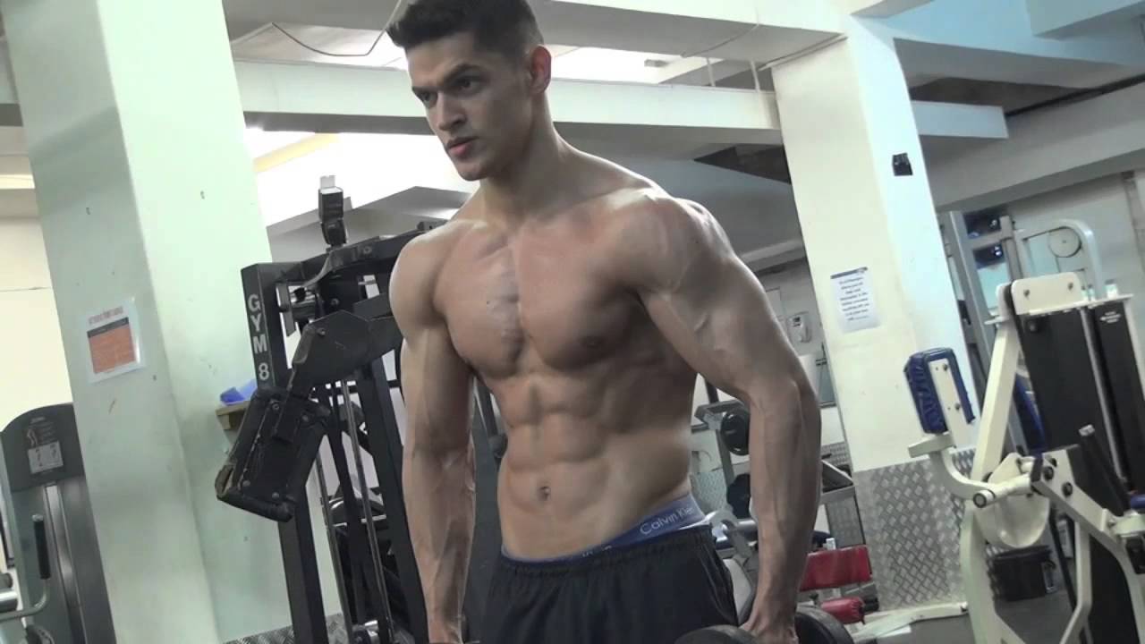 Ripped 20 year old Laszlo Baritz gym Photo shoot - YouTube