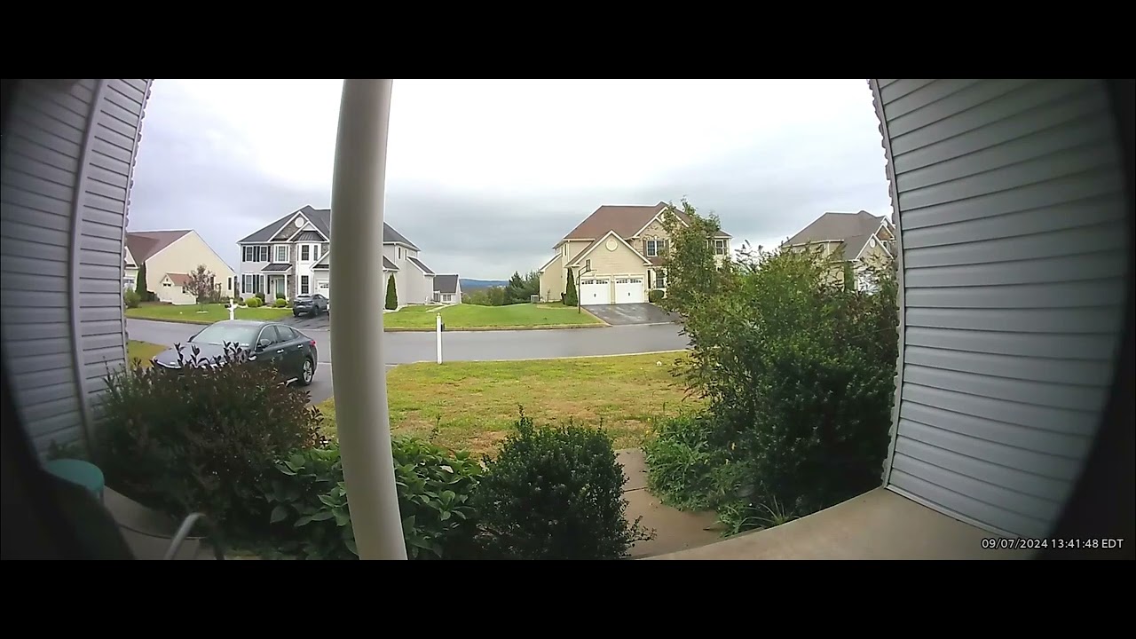 Quick fart on ring doorbellcam smelly farting - YouTube