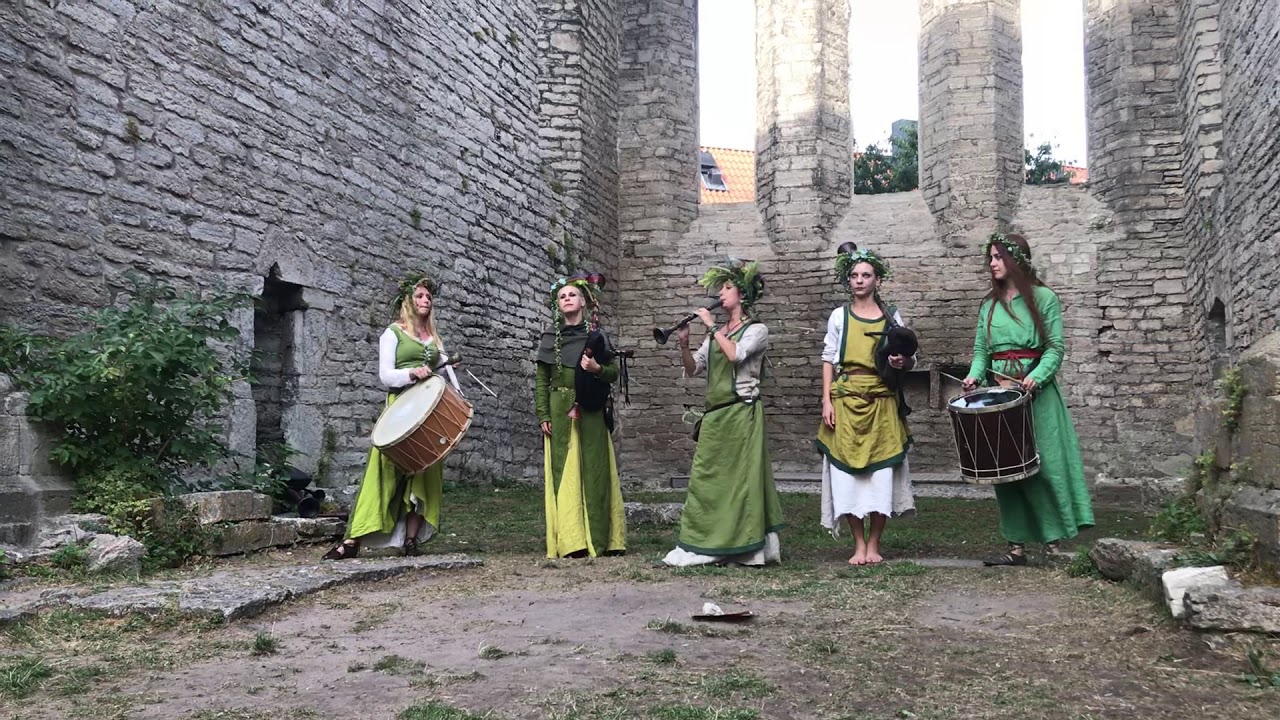 Idisi at Medeltidsveckan 2018 - YouTube