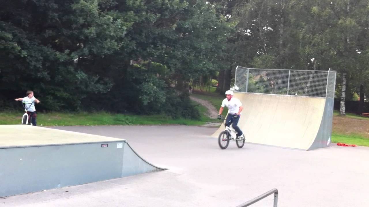 midhurst skate park - YouTube