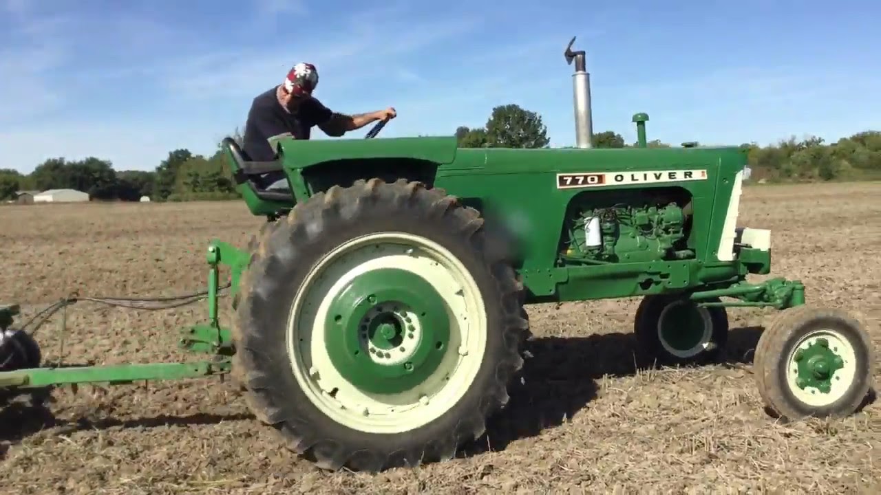 Oliver 770 Discing - YouTube