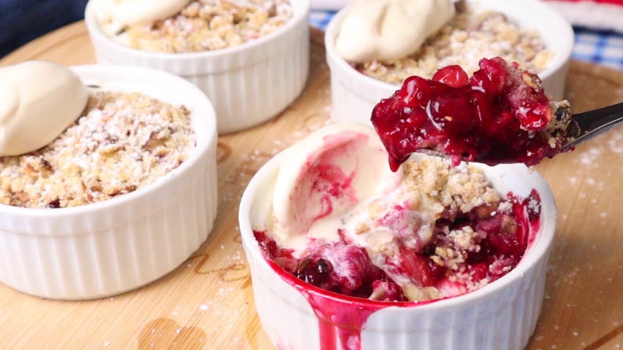 Berries Crumble Dessert Recipe Sure To Impress All Your Friend | Easy ...
