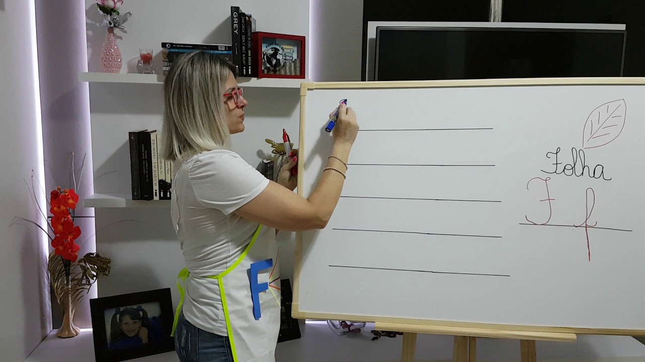 TRAÇADO MANUSCRITO LETRA F - PROFESSORA ANGELA CAREGNATO - YouTube