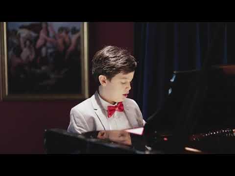 Aras Gürses | Menuet (H.Porcel) Carl Czerny Etüd - We Wish You a Marry Christmas