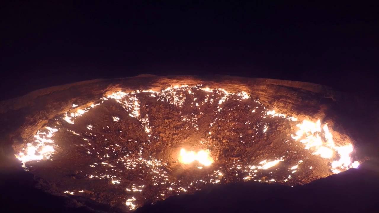 Darvaza Gas Crater (Gate to Hell) Turkmenistan - YouTube