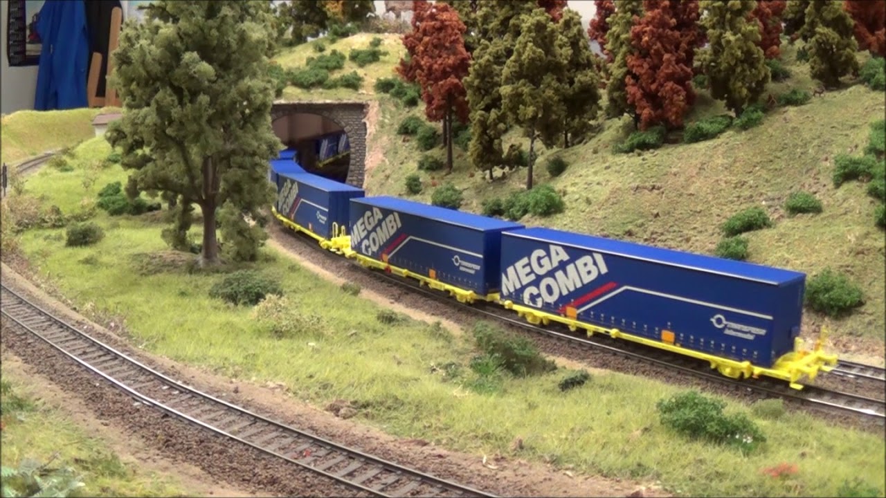 CLASS 66 (66072 REE/ESU) et sa rame de MEGA COMBI - YouTube