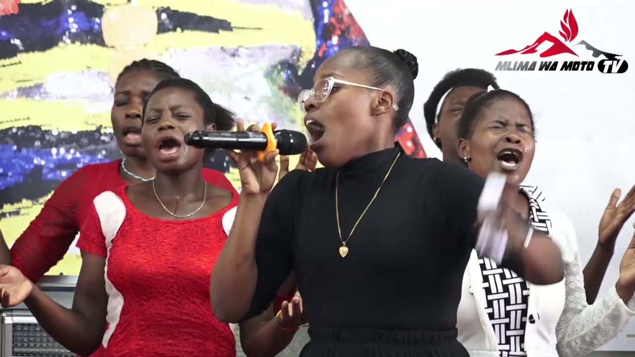 Haleluya | Mlima wa Moto Mikocheni B Praise Team - YouTube
