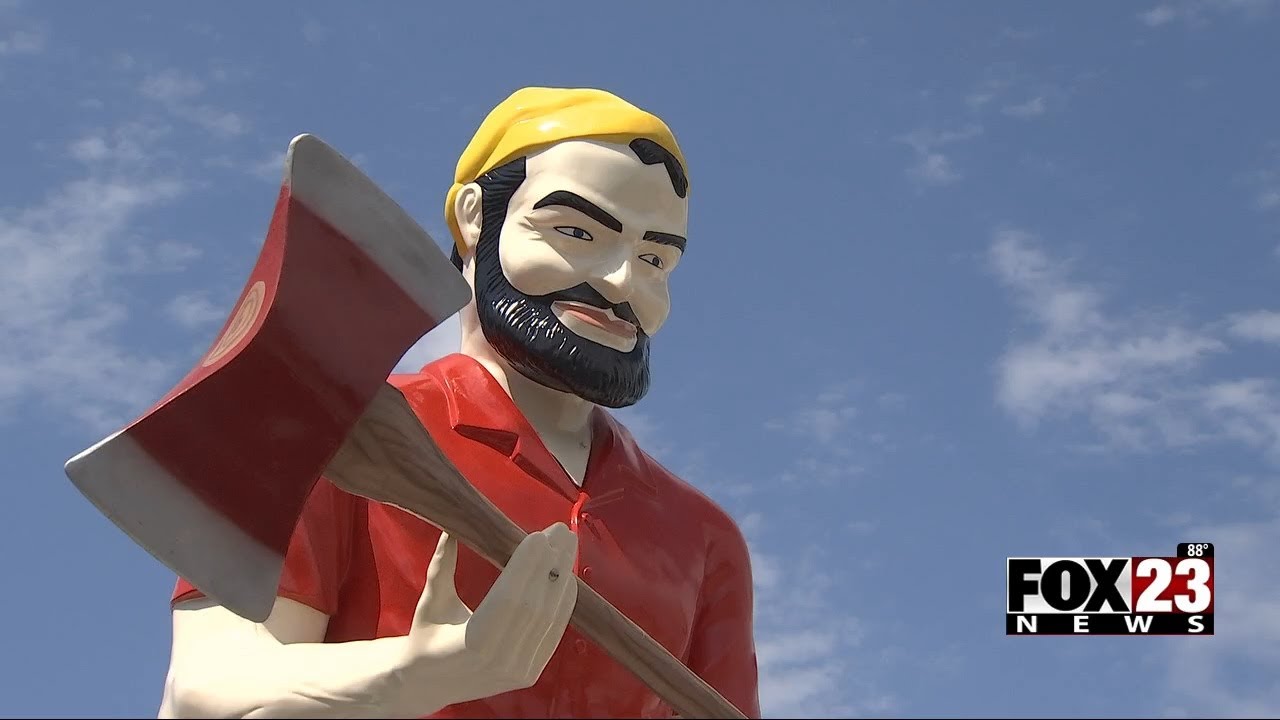 Video: Route 66 welcomes a new friendly giant, a 20-foot tall statue ...