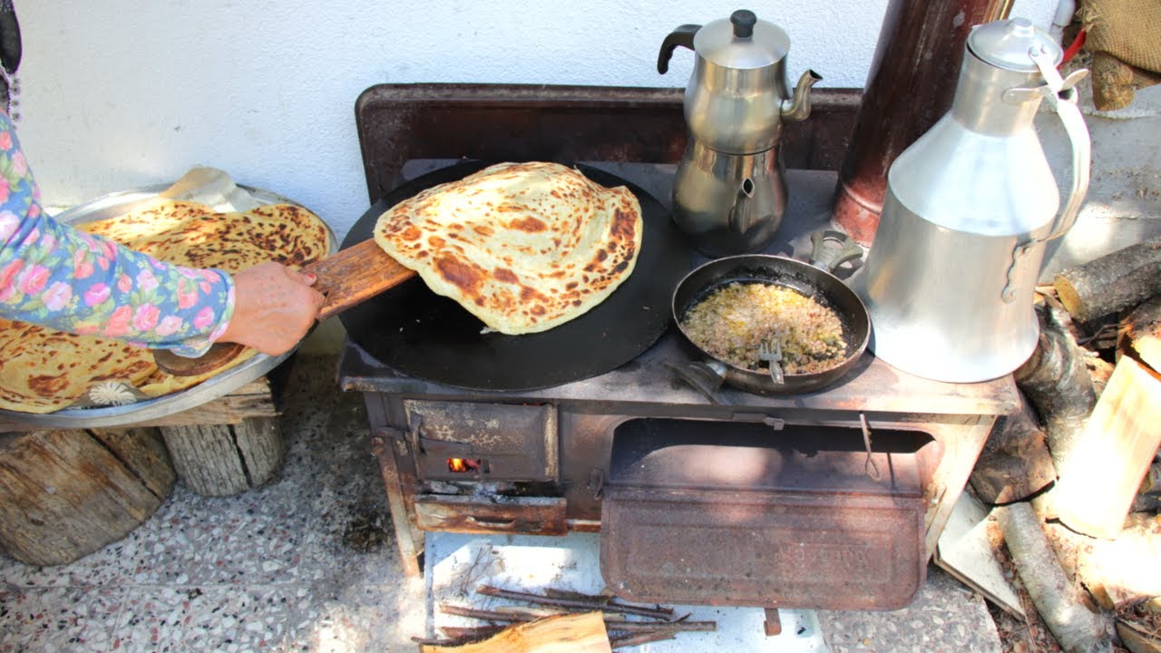 How to Make Delicious Katmer II Turkish Village Bread - YouTube