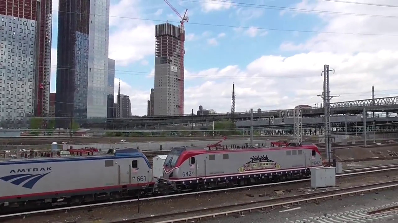 LAST RUN Ringling Bros Barnum & Bailey Blue Unit Circus Train in Queens ...