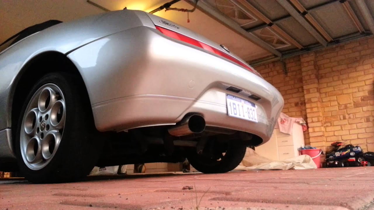 Alfa Spider 916 2.0TS custom exhaust sound - YouTube